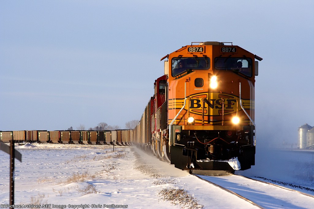 BNSF 8874
